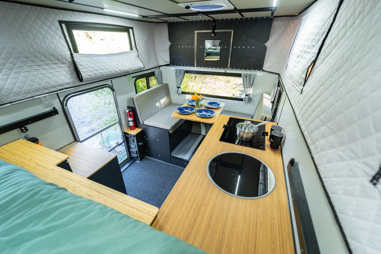 Four Wheel Campers - Hawk+ Flatbed Model – Mule Expedition Outfitters