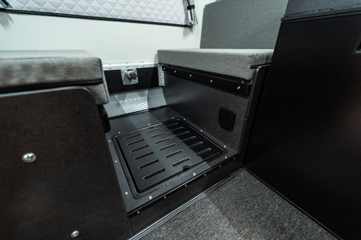 Four Wheel Campers - Hawk+ Flatbed Model – Mule Expedition Outfitters